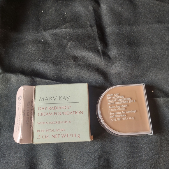 Mary Kay | Makeup | Mary Kay Day Radiance Cream Foundation Rose Petal ...